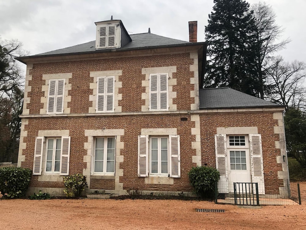 Gite Vichy : Chateau De Charmeil - Vichy