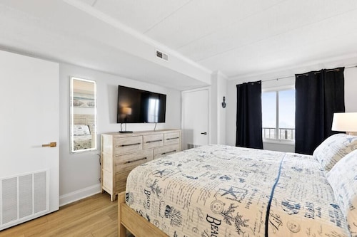 Luxurious Oceanfront Retreat With Amazing Views! - Maryland Beach, MD