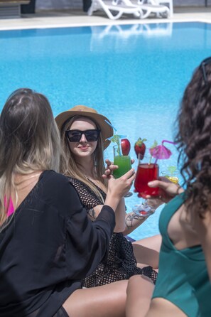 Bar junto à piscina