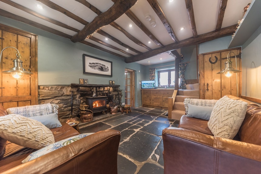 Incredible Mountain Cottage For 4 With Private Hot Tub With Spectacular Views - Coniston