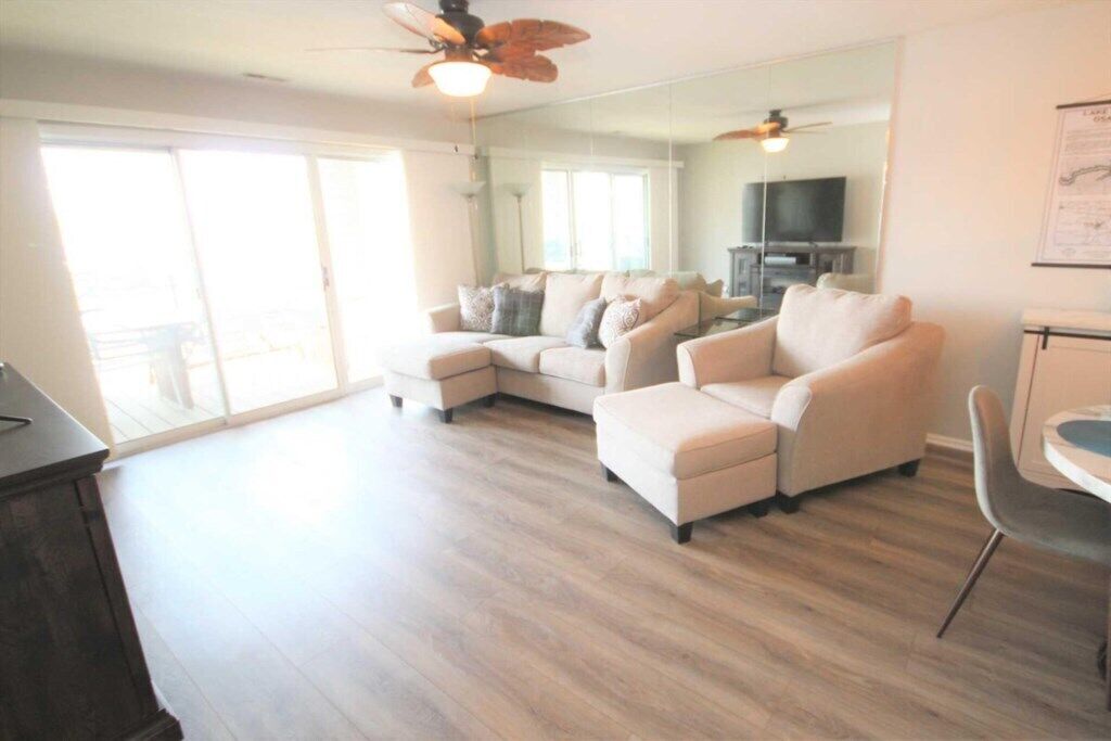 Bridge Pointe Condo At The Grand Glaize Arm Covered Deck Overlooking Lake! - Missouri