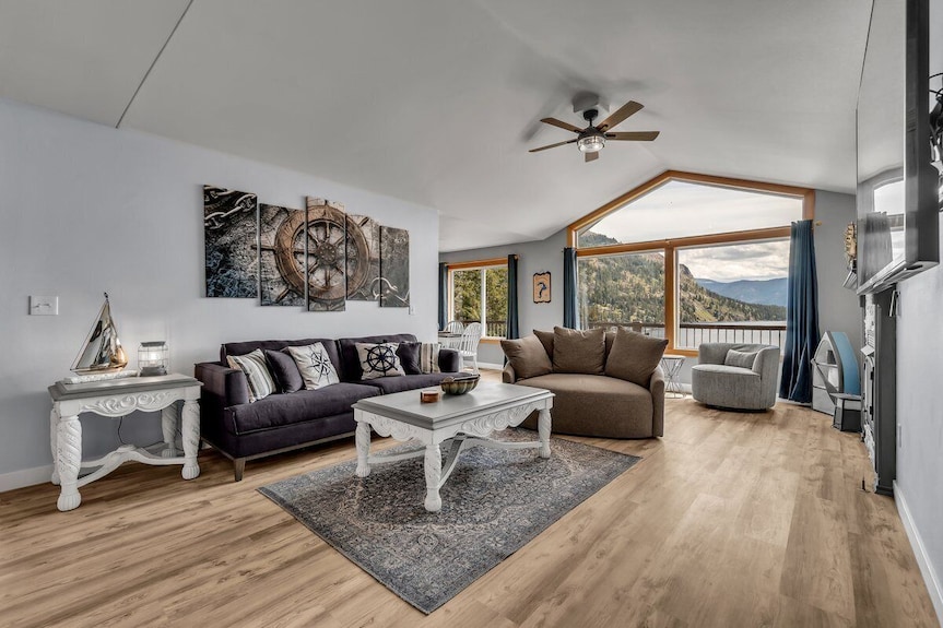 Two Themed Homes Under One Roof! - Farragut State Park, Athol