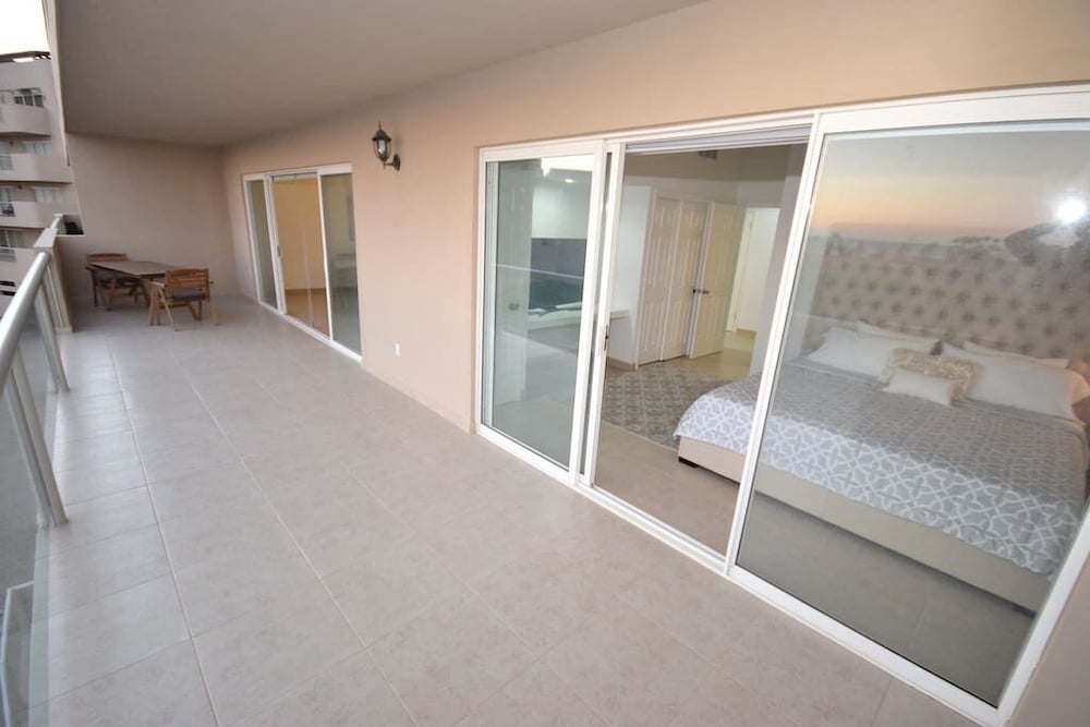 Ocean View Condo With Pools And Easy Beach Access - Sonora