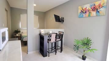 Apartamento conforto (#8) | 1 quarto, roupas de cama premium, escrivaninha