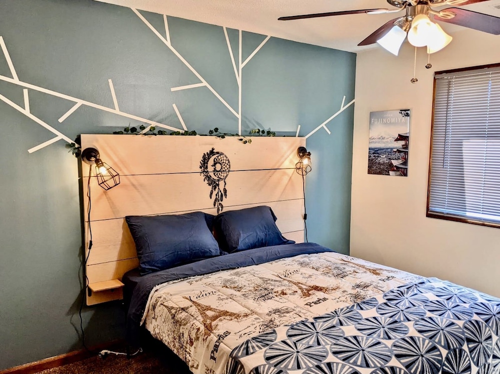 Renovated 2-bedroom Unit Minutes To Downtown Omaha - Council Bluffs, IA