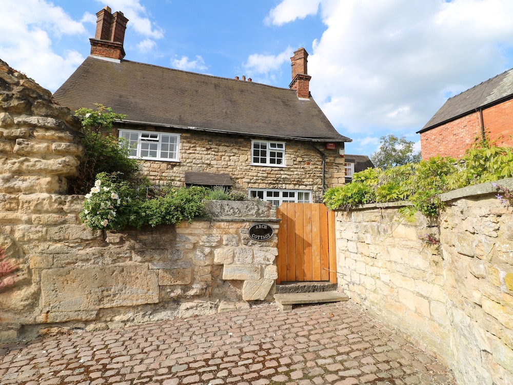 Arch Cottage - Lincoln
