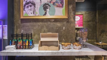 Café da manhã com buffet todos os dias (RON 50 por pessoa)
