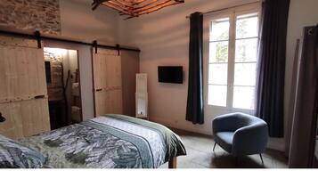 Quarto Clássico, vista para o jardim | Com decoração personalizada, com mobília individualizada, Wi-fi grátis