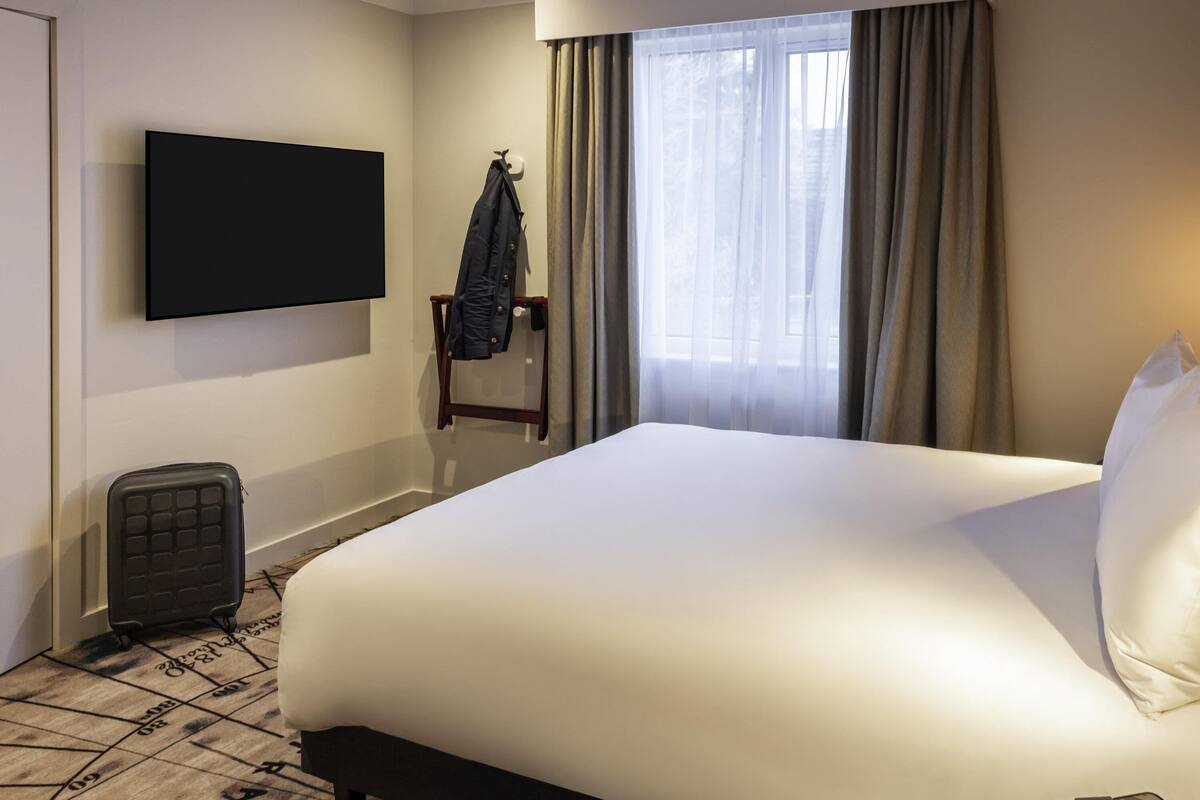 Privilege, Quarto, 1 cama de casal | Escrivaninha, espaço de trabalho para notebook, Wi-Fi de cortesia