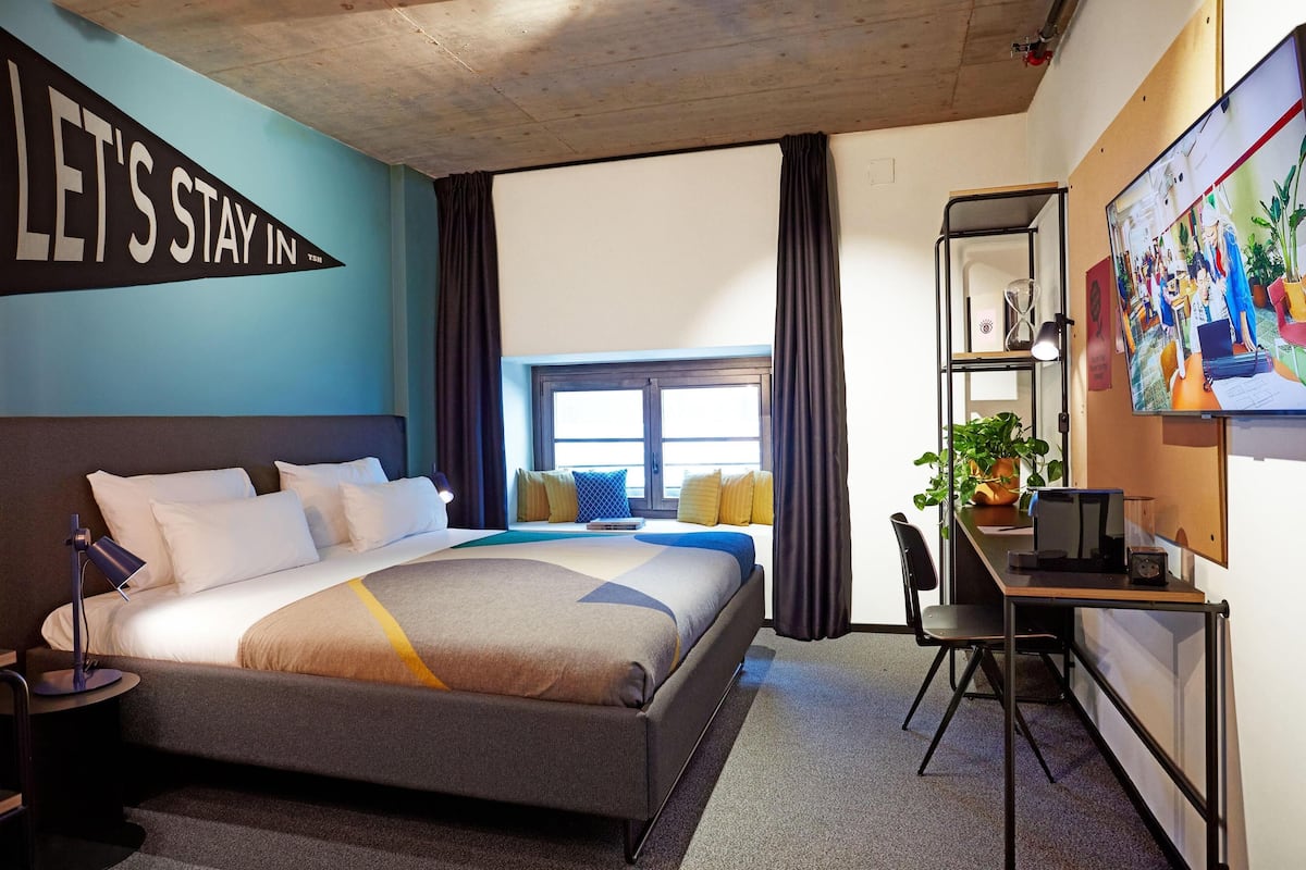 1 quarto, minibar, cofre no quarto, cortinas/cortinados opacos
