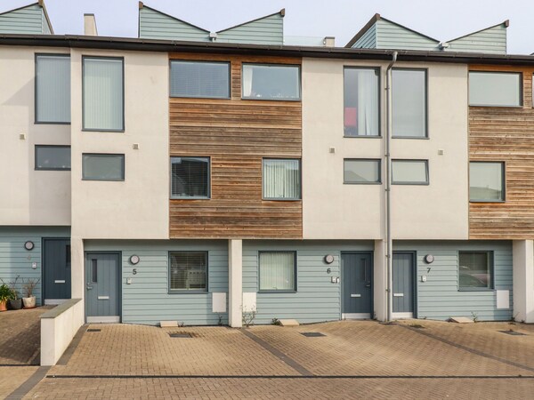 5 Quay Court - Newquay