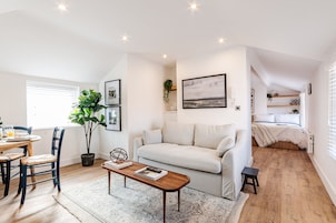Apartamento de Luxo, 1 cama de casal | Sala de estar | Smart TV de 43 de polegadas com canais digitais, televisor, Netflix