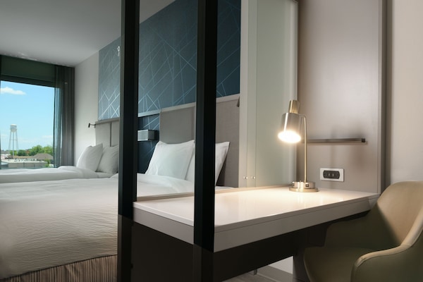 Secretária, secretária adequada para computadores portáteis