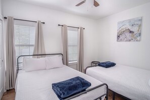 Apartamento (3 Bedrooms) | 3 quartos, secretária adequada para computadores portáteis 