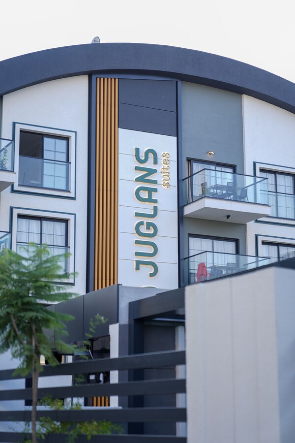 Juglans Suites - Çeşme
