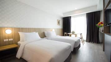 Cofres nos quartos, escrivaninha, cortinas blackout, Wi-Fi de cortesia