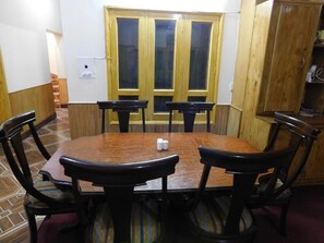 Área de estar no saguão