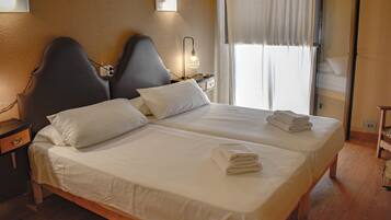 Quarto Duplo Comfort | Wi-fi grátis, roupa de cama fornecida