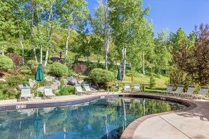 Piscina exterior sazonal 