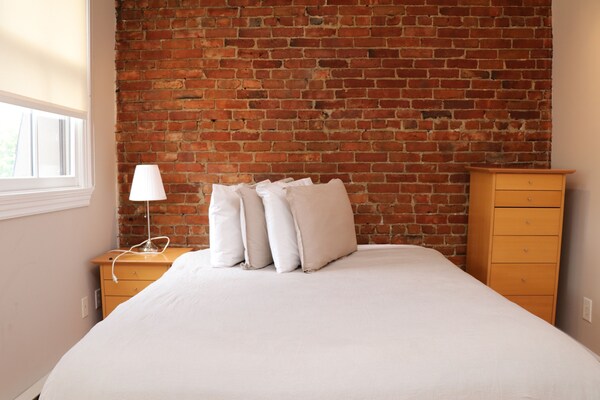 Maverick Suites At 402 Columbus Ave - Boston, MA