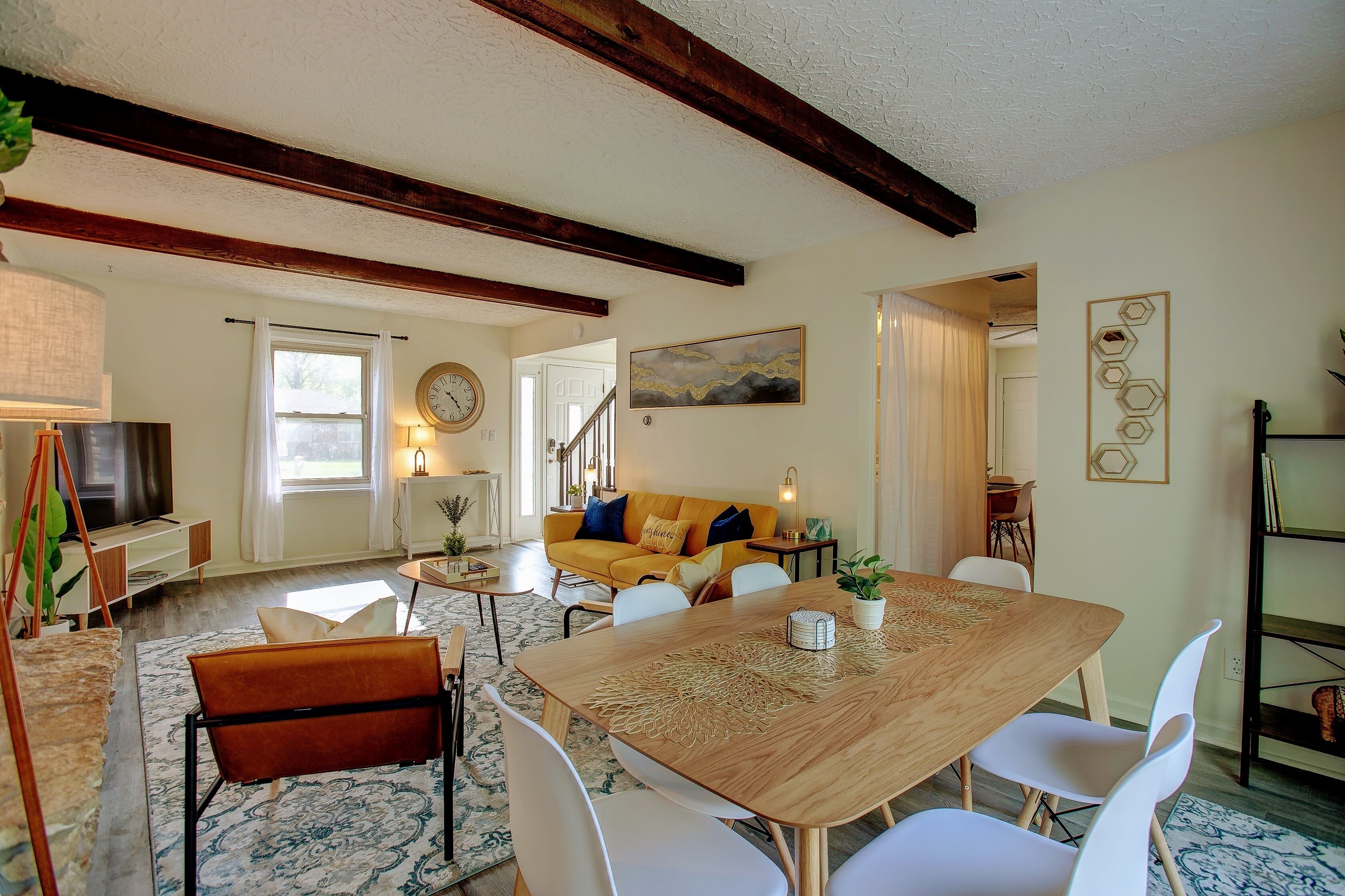 Large 4br House W/ A Downstairs Bedroom! Fenced Yard+dog Friendly+wfh - Indiana (State)