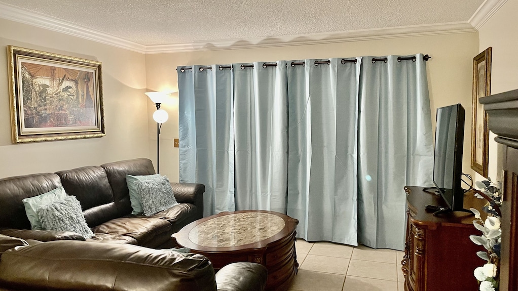 Lovely 2bed 2ba Apartment With Pool Near The Beach - Boca Ratón, FL