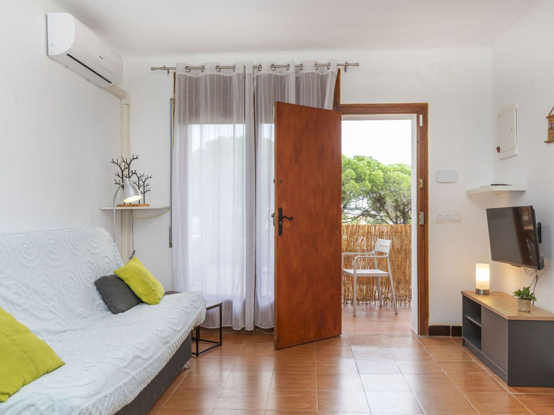 Precioso Apartamento Para 4 Personas Con A/c, Tv Y Balcón - La Escala