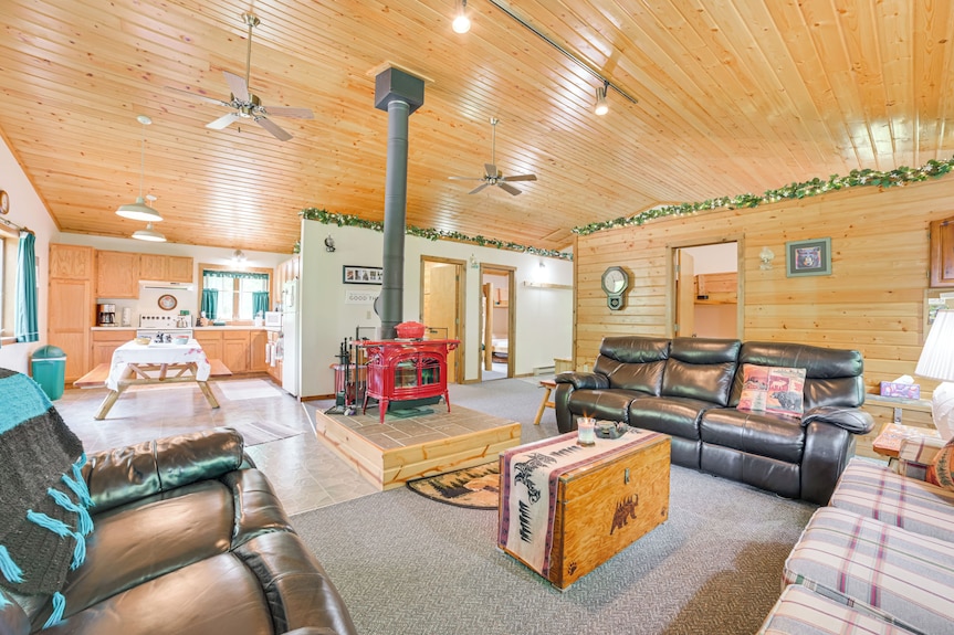 Michigan Retreat On 10 Acres: Hike, Fish & Explore - Michigan