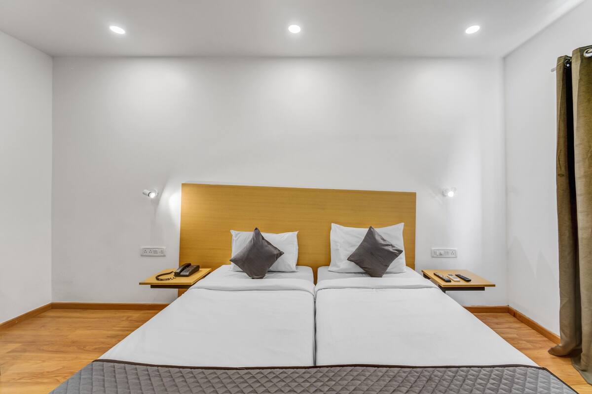 Quarto Twin | Roupa hipoalergénica, secretária 