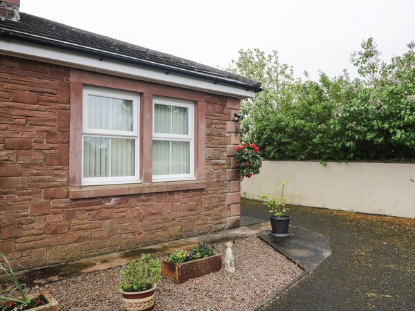 Shoreside Cottage, Pet Friendly, Character Holiday Cottage In Silloth - Silloth