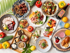 Pequeno-almoço tipo buffet diário mediante uma taxa