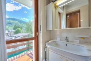 Apartamento Familiar, 2 quartos, 2 casas de banho (Bramé La Fam 32 (few steps from) | Vista do quarto