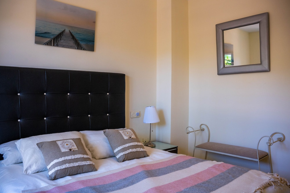 Beautiful & Spacious 3 Bed With Amazing Terrace - Estepona