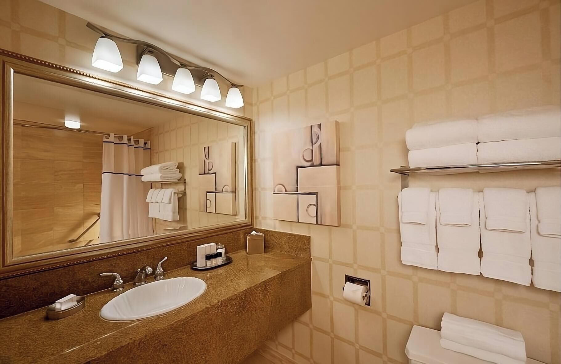 3 X Carson Tower - Deluxe Doubles Room At Golden Nugget Las Vegas - Las Vegas