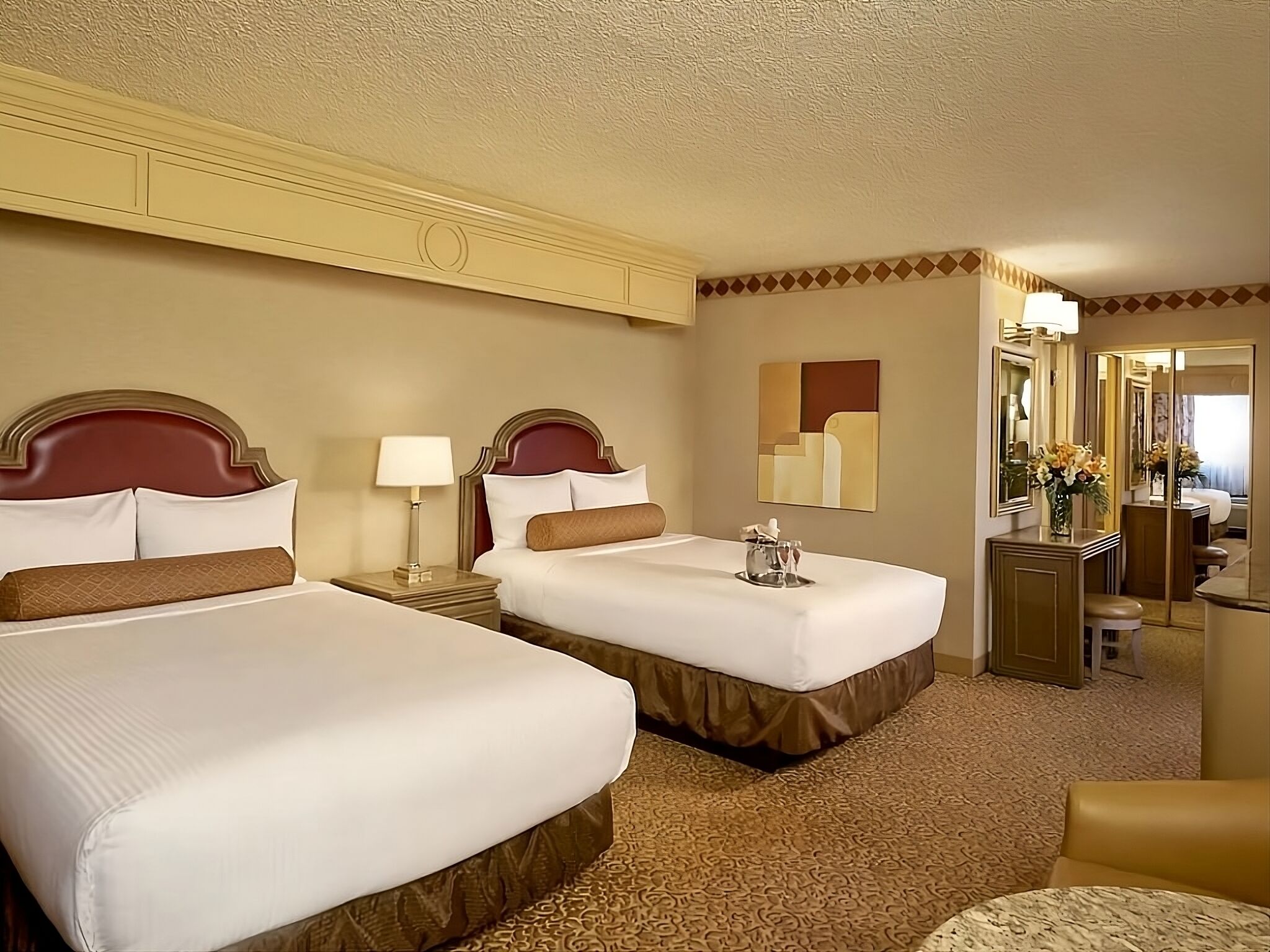 Carson Tower - Deluxe Doubles Accommodation At Golden Nugget Las Vegas - Las Vegas, NV