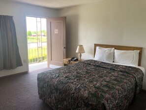 Quarto Deluxe, 1 cama queen-size | Cofre no quarto, com decoração personalizada 