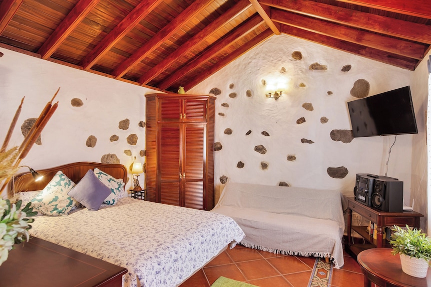 Casa Vacacional 'Casita Roque Nublo' Con Vistas A La Montaña, Jardín Y Wi-fi - San Bartolomé de Tirajana