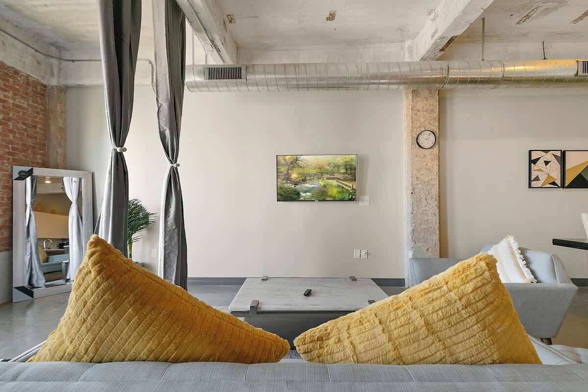 Downtown Loft Near Convention Ctr - Texas