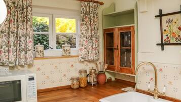 Lava-louças, talheres/pratos/utensílios de cozinha