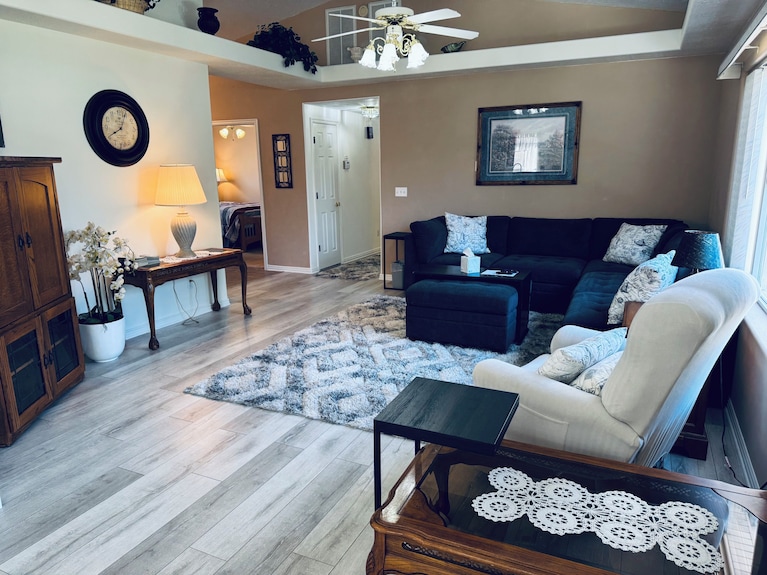 Beautiful Cherokee Street Home By Mesquite Vacation Rentals With $510 Of Free Activities Daily - Mesquite, NV