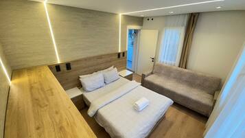 Casa Deluxe | Secretária, Wi-fi grátis, roupa de cama fornecida