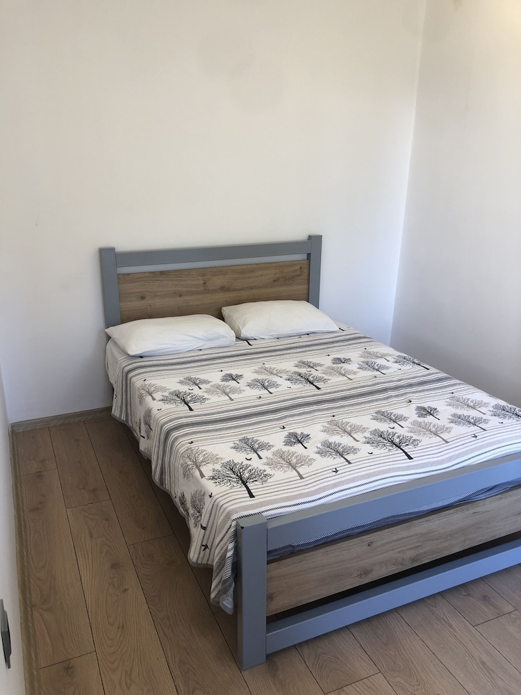 Foça Suit - İzmir Il