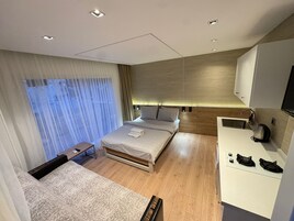 Casa Superior | Secretária, Wi-fi grátis, roupa de cama fornecida 