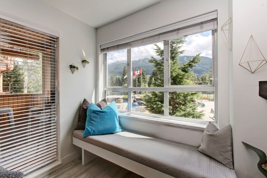 Villageminimalistvibe - Views Free Parking Hot Tub - Whistler