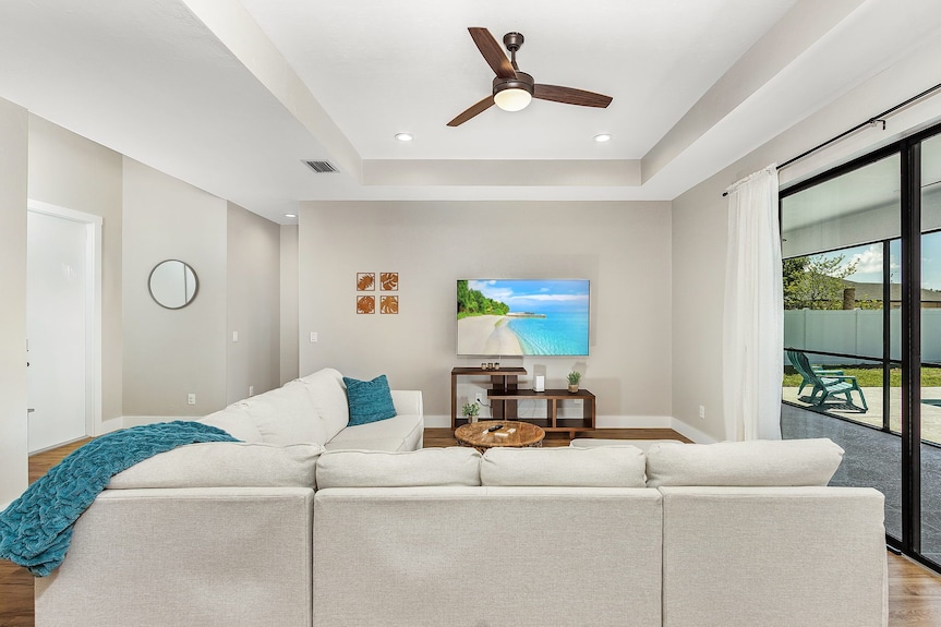 Luxury Pool & Spa! Sunny Cape Coral Getaway - Fort Myers, FL