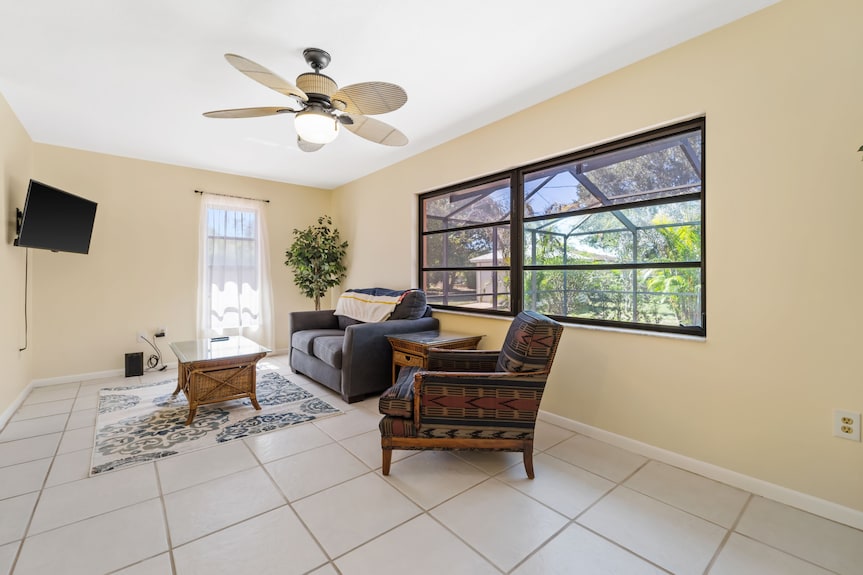 Tropical Palm Oasis - Cozy Private Heated Pool Home! - Punta Gorda, FL