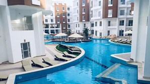 Apartamento, 1 cama King | Piscina | Piscina interna