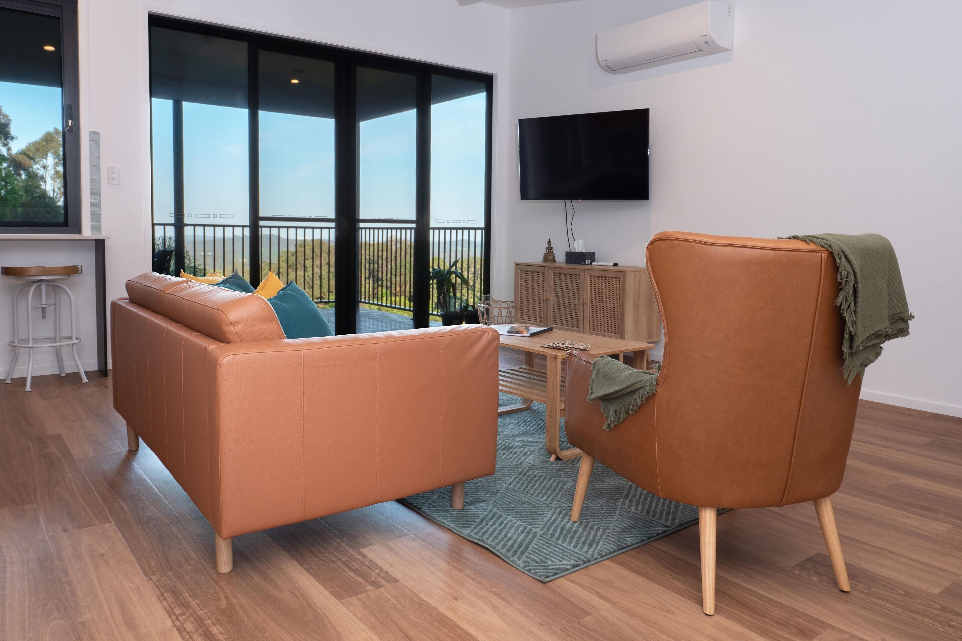 Villa Views - Sunshine Coast Hinterland - Glass House Mountains