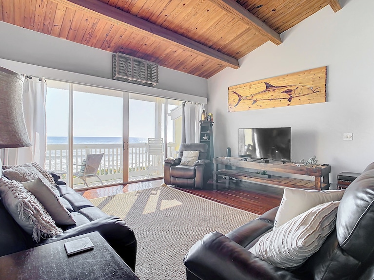 Peaceful Beachfront Oasis-- Walk Onto The Sand! - Melbourne, FL