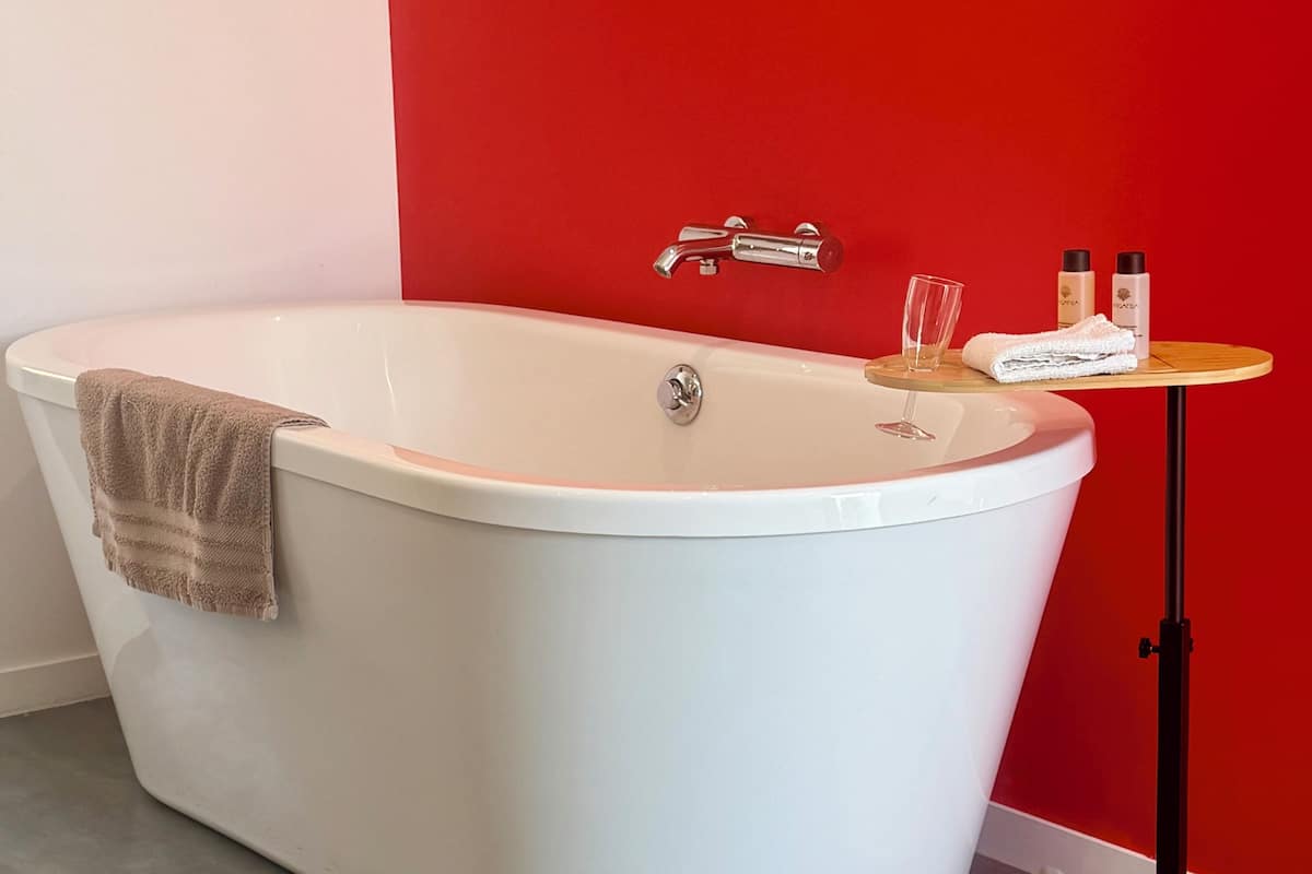 Quarto Duplo ou Twin Premium, frigorífico e micro-ondas, vista para o jardim | Roupa de alta qualidade, camas de colchão viscoelástico